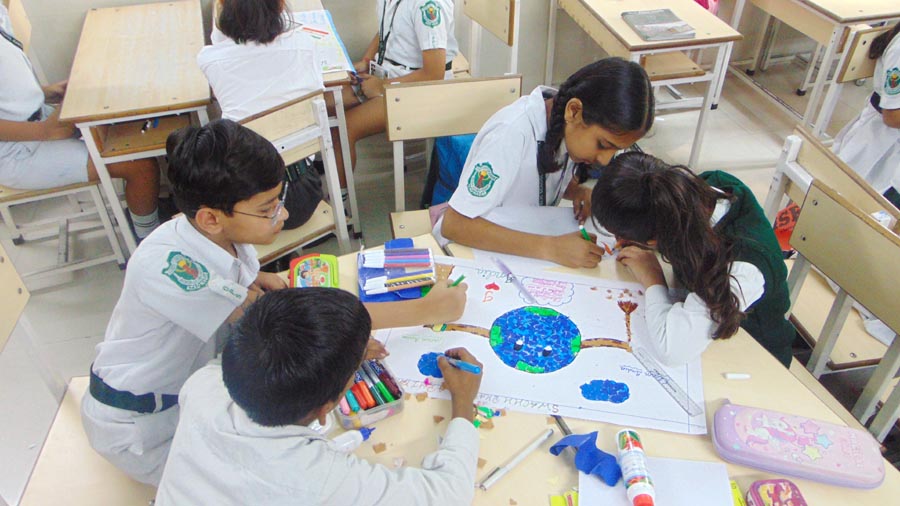 Collage Making Competition – Delhi Public School, Serrvodaya Nagar Kanpur